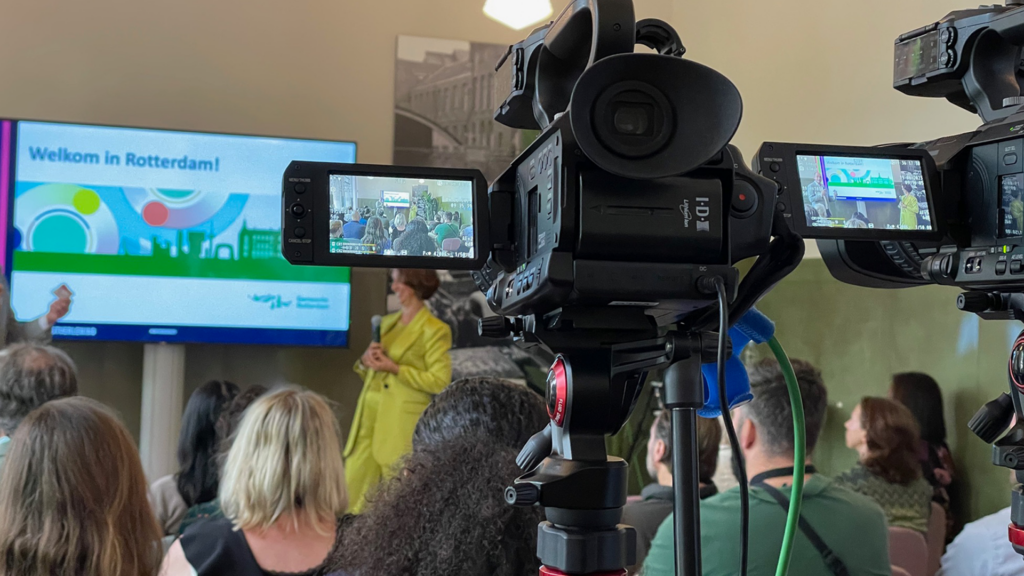 Verdubbeling van bereik: hybride event 'De week van de dienstverlening ...